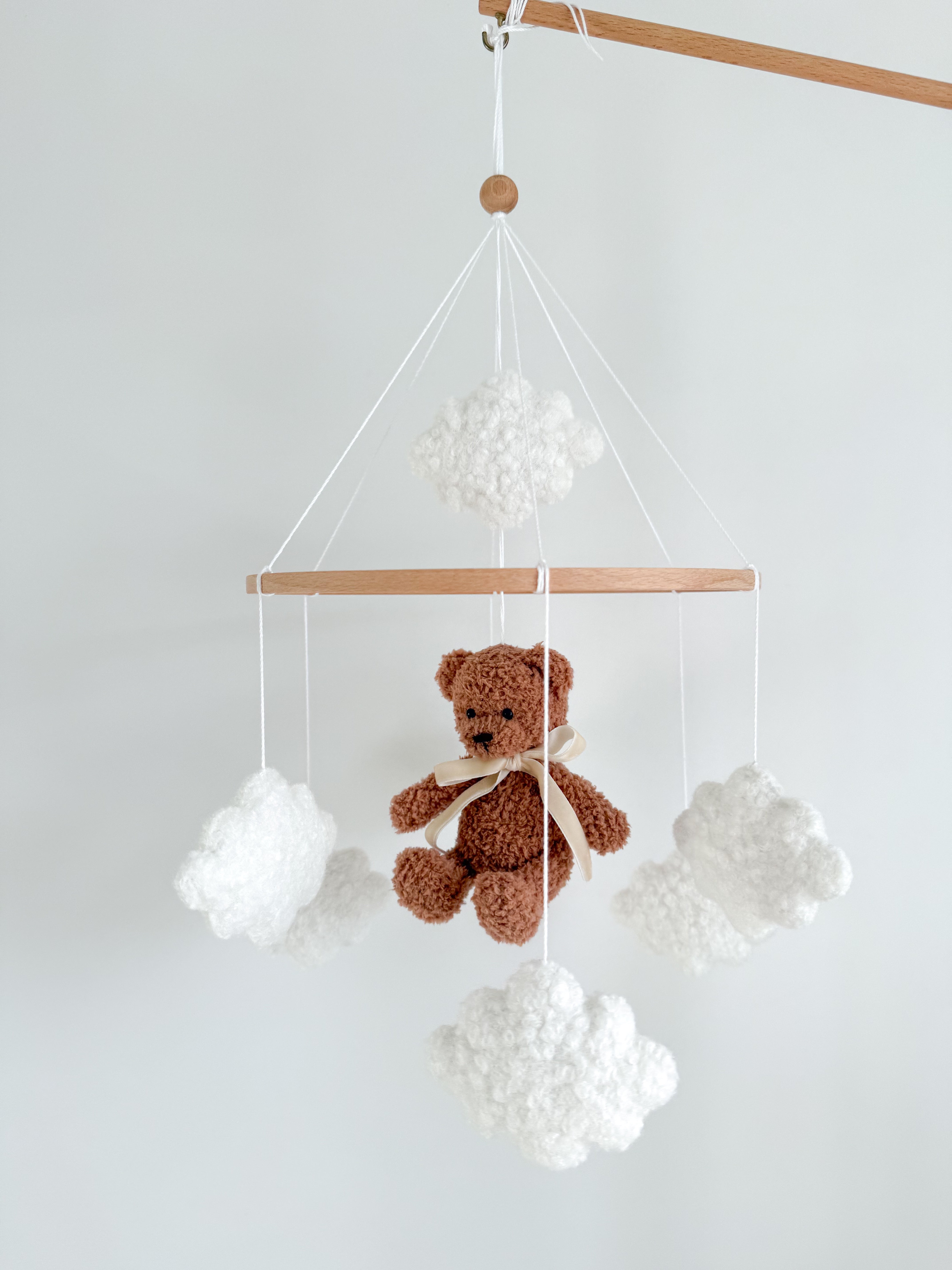 Boucle mobile with brown teddy bear – Wood and Tale